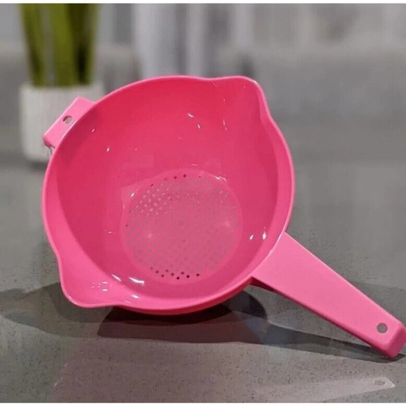 Tupperware | Kitchen | Tupperware 2 Liter Colander Strainer With Handle ...